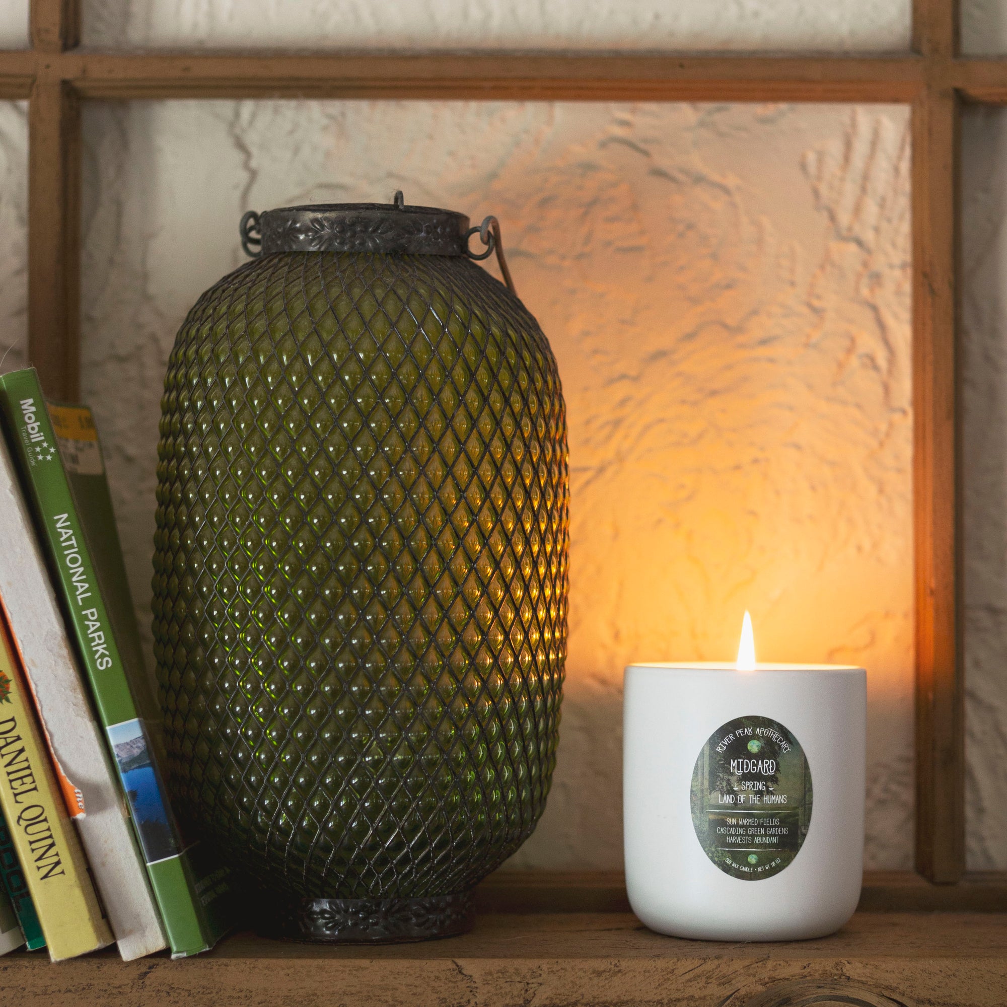 Midgard Wood Wick Candle • Spring – Beardsgaard